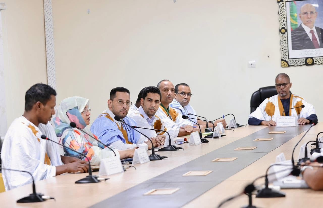 شباب الحزب الحاكم يناقش دوره في الدفاع الإعلامي عن برنامج غزواني ...